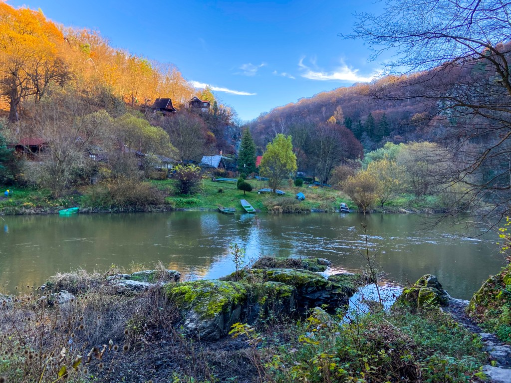 Along the Sázava river from from Jílové to Davle: 16 km of views and a ...